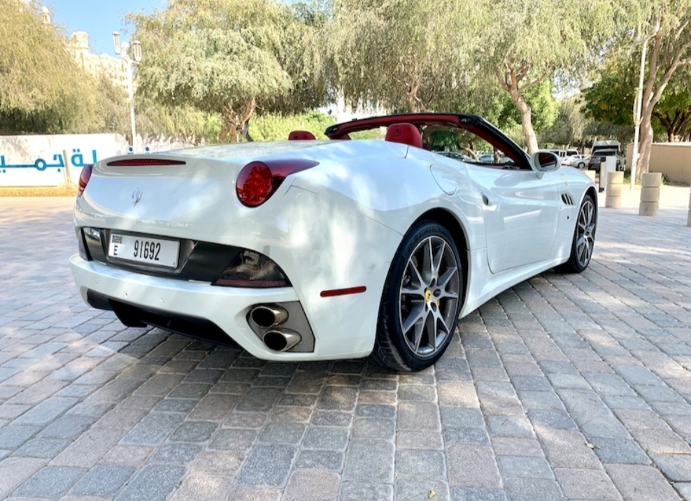 2012 Ferrari California cabrio - Dubai Car